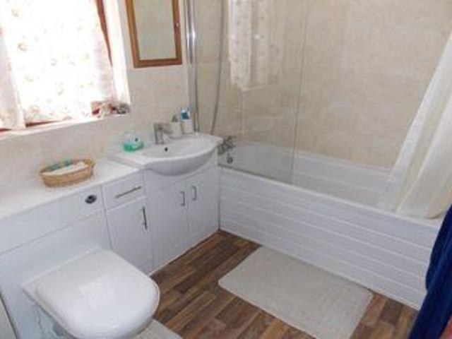 1 Bedrooms Flat for rent in Waterside Close, Barking IG11