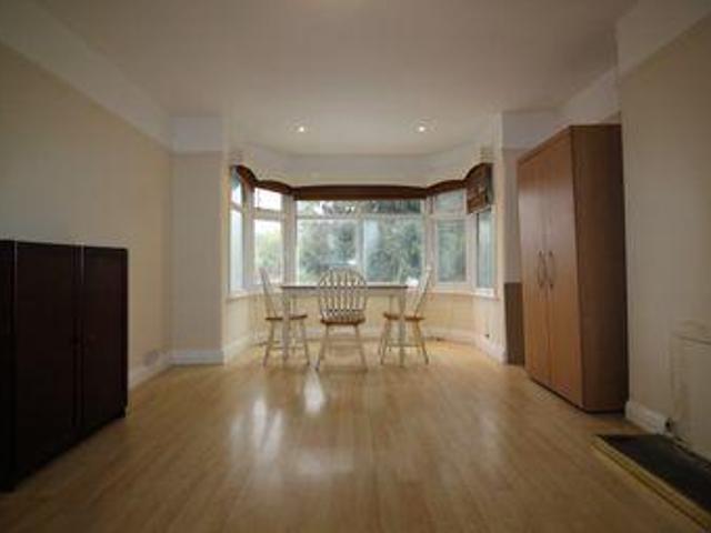 1 Bedrooms Flat for rent in Watford Way, London NW4