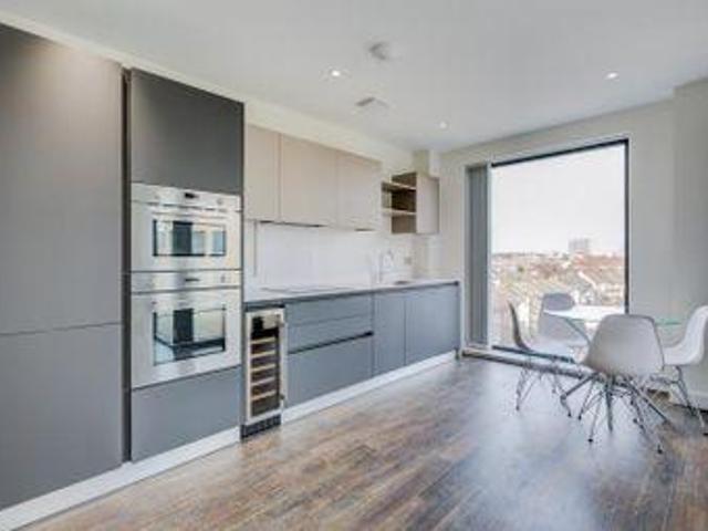 1 Bedrooms Flat for rent in Watteau Square, Croydon CR0