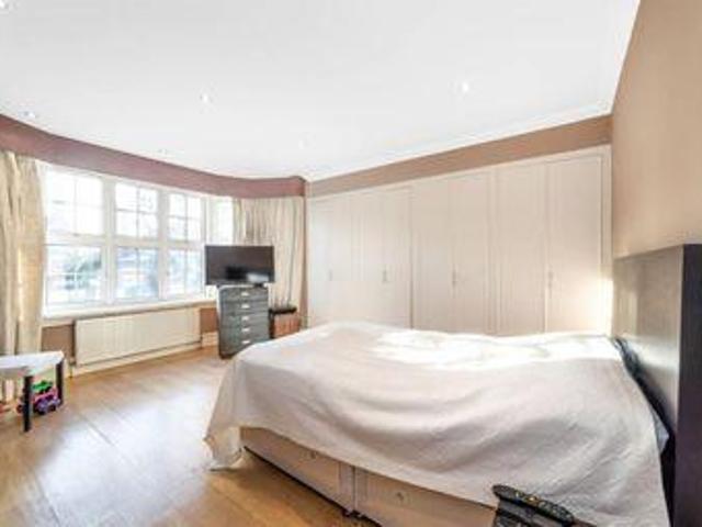 1 Bedrooms Flat for rent in Wadham Gardens, London NW3