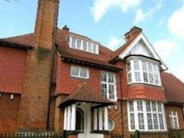 1 Bedrooms Flat for rent in Wadham Gardens, Primrose Hill, London NW3