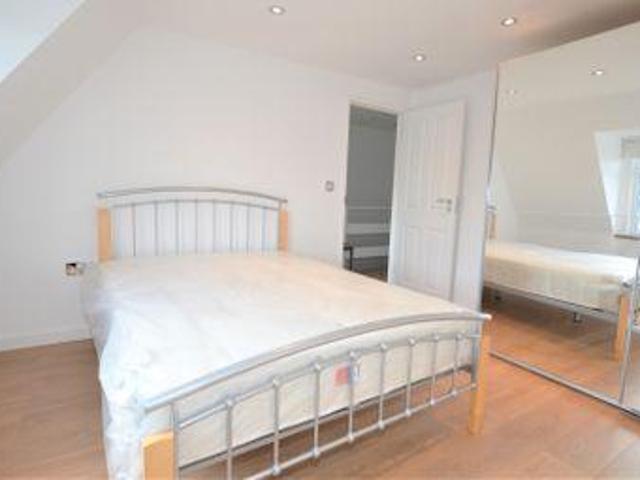 1 Bedrooms Flat for rent in Waldemar Avenue, Fulham, London SW6
