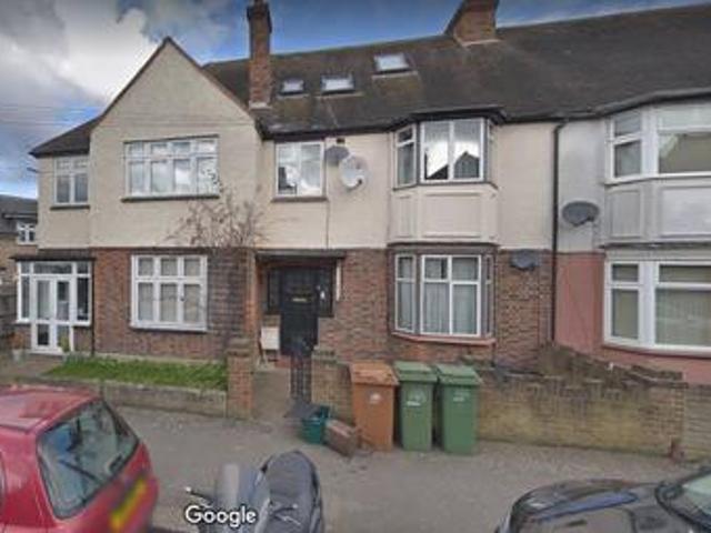 1 Bedrooms Flat for rent in Wallace Crescent, Carshalton SM5