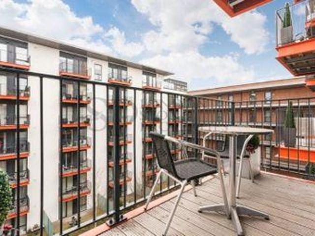 1 Bedrooms Flat for rent in Warehouse Court, Royal Arsenal Riverside SE18