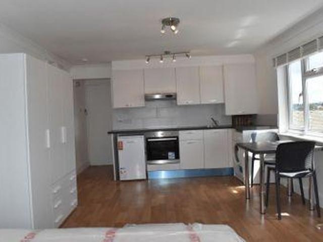 1 Bedrooms Flat for rent in Warwick Road, New Barnet, Barnet EN5