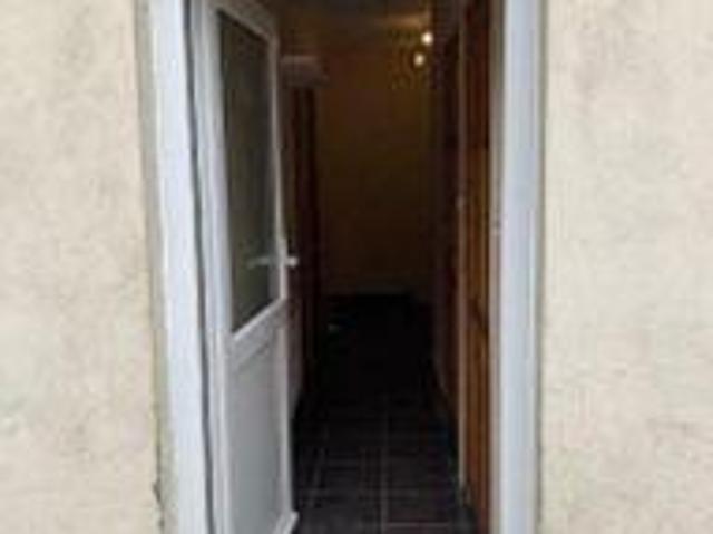1 Bedrooms Flat for rent in Western Avenue, Acton W3