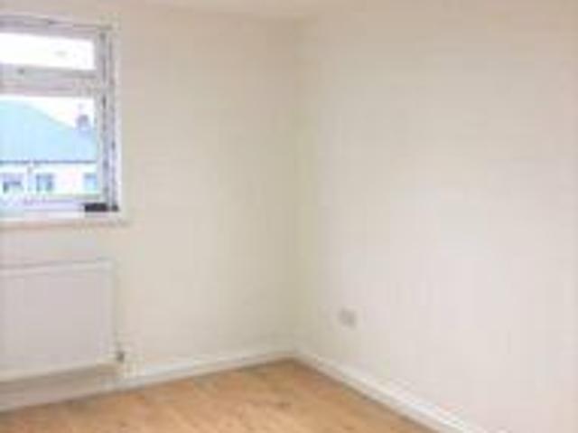 1 Bedrooms Flat for rent in Westwood Road, Seven Kings IG3