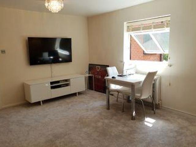 1 Bedrooms Flat for rent in Wheatley Close, Hendon NW4