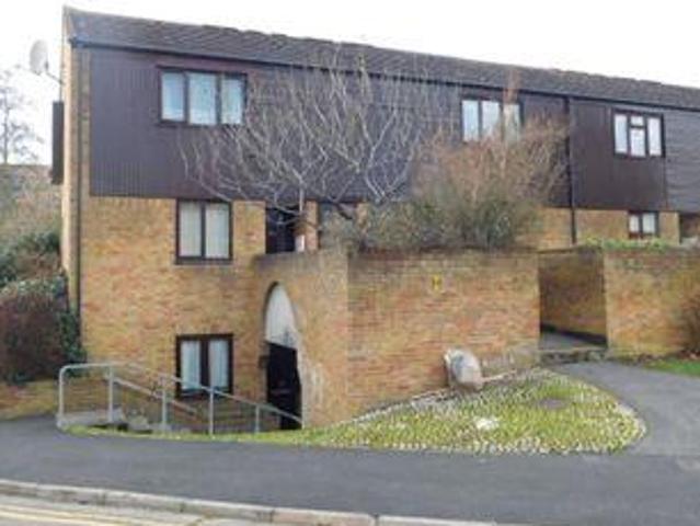 1 Bedrooms Flat for rent in Whitehall Road, Hillingdon UB8