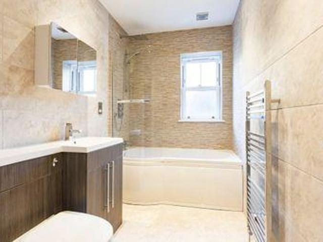 1 Bedrooms Flat for rent in Whitehall Road, Woodford Green IG8
