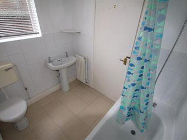 1 Bedrooms Flat for rent in Whitfield Road, Stoke On Trent ST6