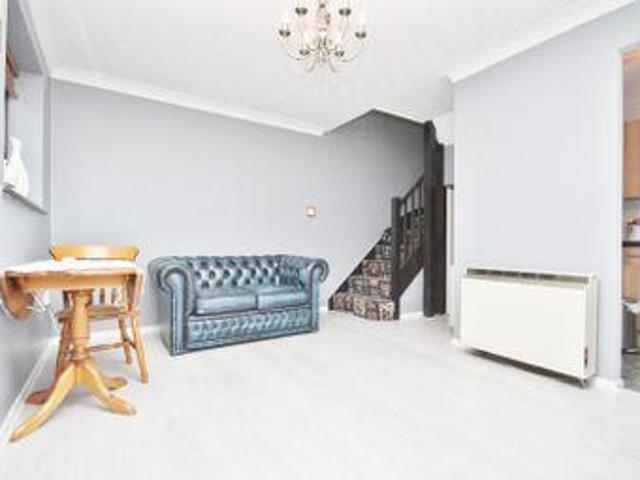 1 Bedrooms Flat for rent in Wingrove Court, Oak Street, Romford RM7