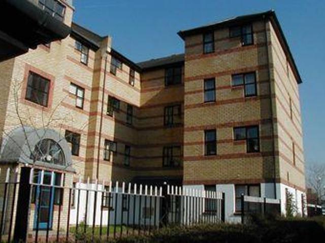 1 Bedrooms Flat for rent in Windsock Close, London SE16