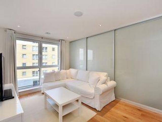 1 Bedrooms Flat for rent in Townsmead Road, Fulham SW6