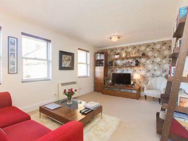 1 Bedrooms Flat for rent in Tonsley Heights, East Hill, London SW18