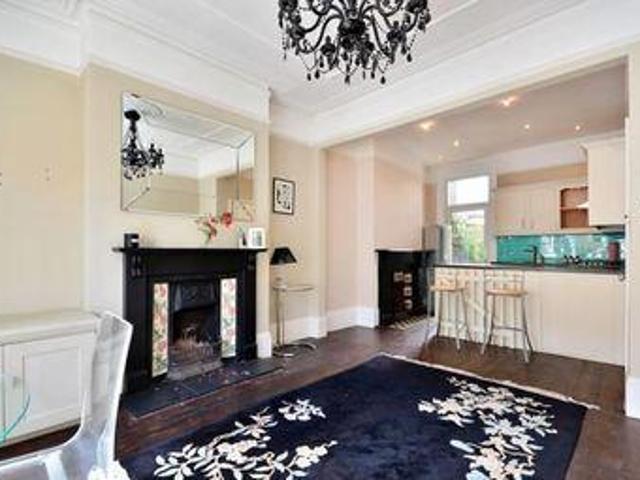 1 Bedrooms Flat for rent in Taybridge Road, London SW11