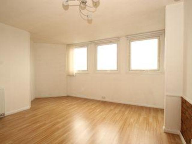 1 Bedrooms Flat for rent in Tamar Square, Woodford Green IG8
