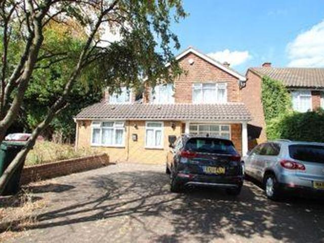 1 Bedrooms Flat for rent in Telford Way, High Wycombe HP13