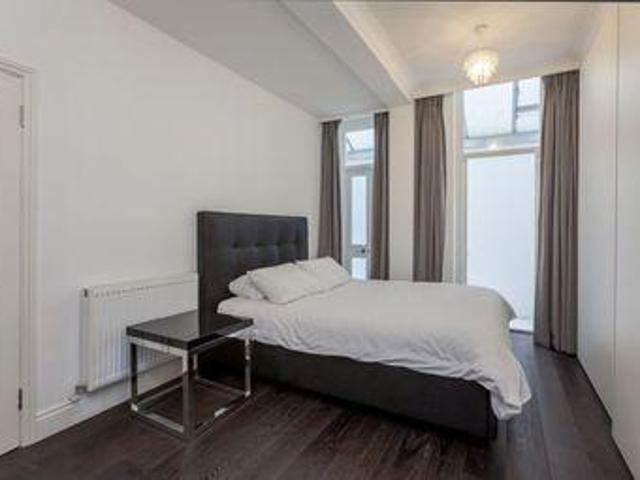 1 Bedrooms Flat for rent in Terry Spinks Place, London E16