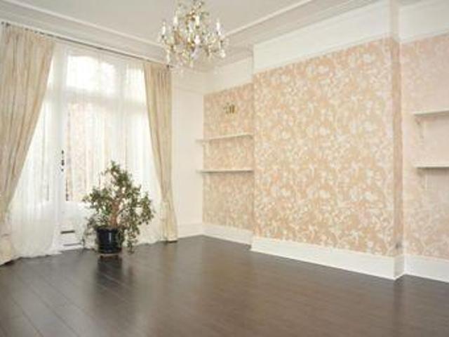 1 Bedrooms Flat for rent in The Mall, London N14