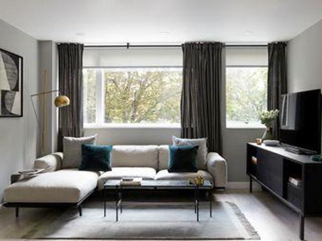 1 Bedrooms Flat for rent in The Boulevard, Crawley, West Sussex RH10