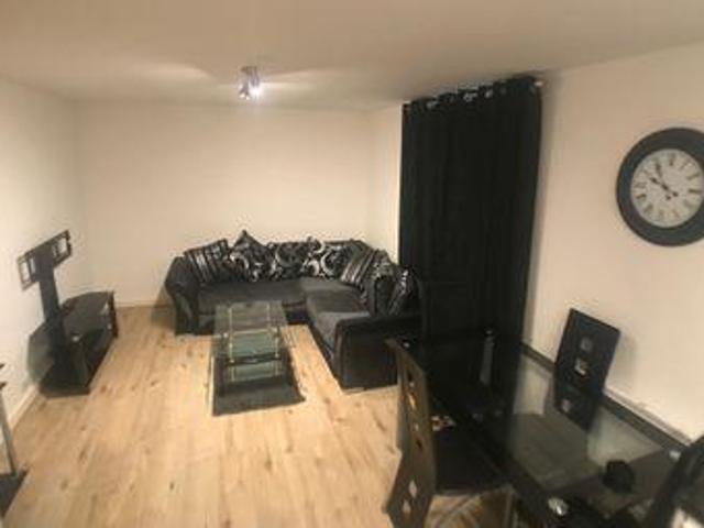 1 Bedrooms Flat for rent in The Chandlers, Leeds, West Yorkshire LS2