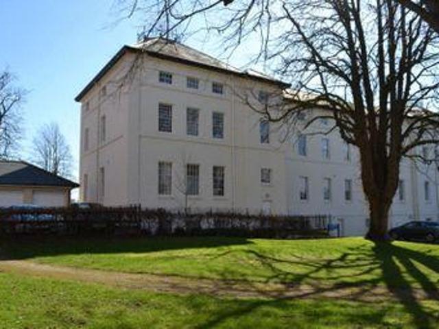 1 Bedrooms Flat for rent in The Crescent, Gloucester GL1