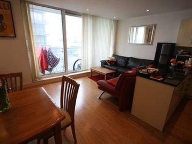 1 Bedrooms Flat for rent in The Helm, Basin Approach, Royal Docks E16