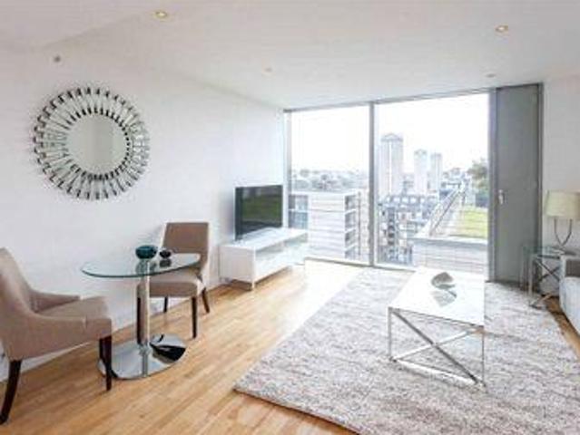 1 Bedrooms Flat for rent in The Landmark West Tower, Marsh Wall, Canary Wharf, London E14