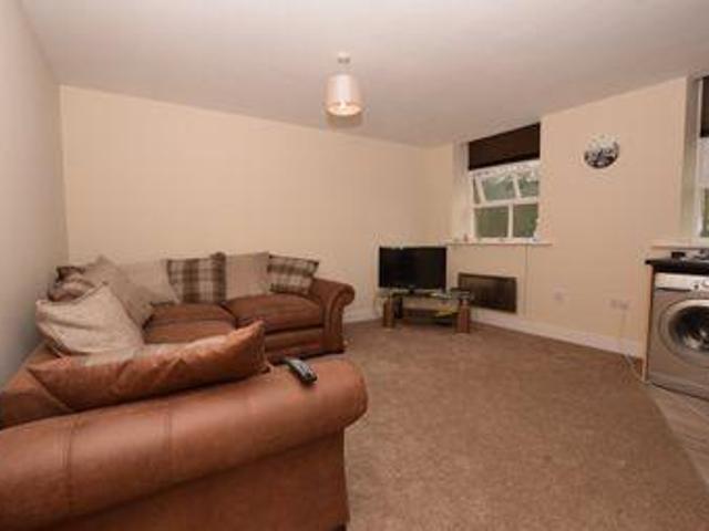 1 Bedrooms Flat for rent in The Park, Kirkburton, Huddersfield HD8
