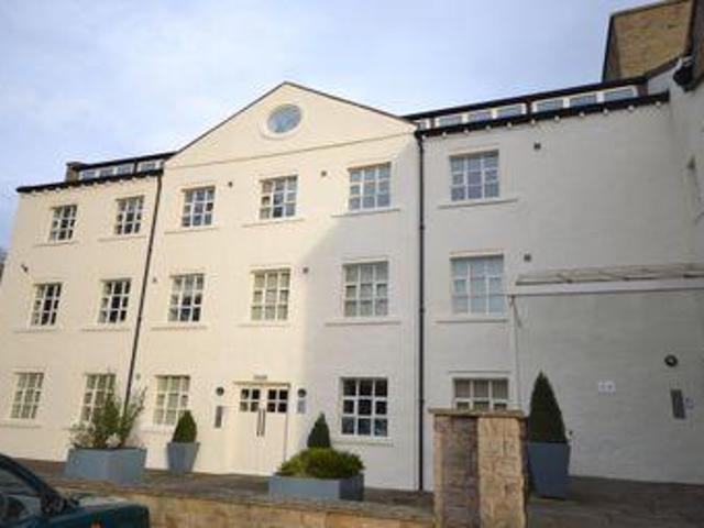 1 Bedrooms Flat for rent in The Park, Kirkburton, Huddersfield HD8