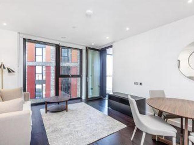1 Bedrooms Flat for rent in The Residence, Embassy Gardens, 14 Charles Clowes Walk, London SW11