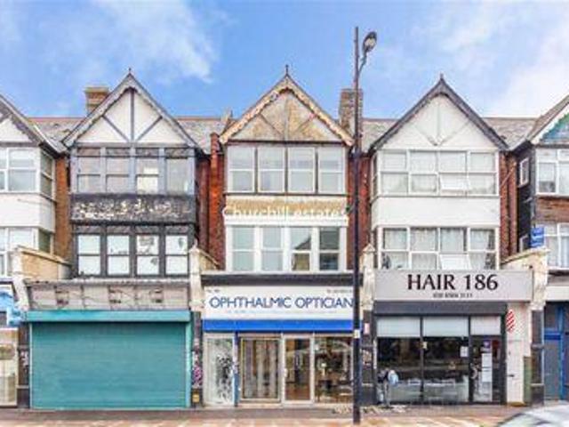 1 Bedrooms Flat for rent in The Roses, High Road, Woodford Green IG8