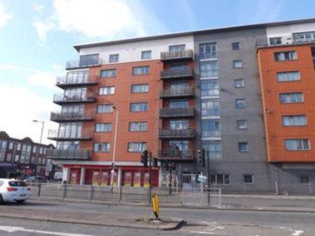 1 Bedrooms Flat for rent in The Roundway, London N17