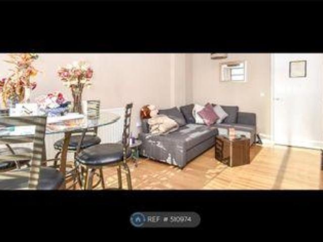 1 Bedrooms Flat for rent in The Roundway, London N17
