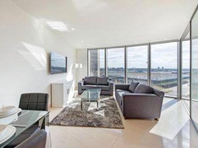1 Bedrooms Flat for rent in The Tower, 1 St George Wharf, Vauxhall, London SW8