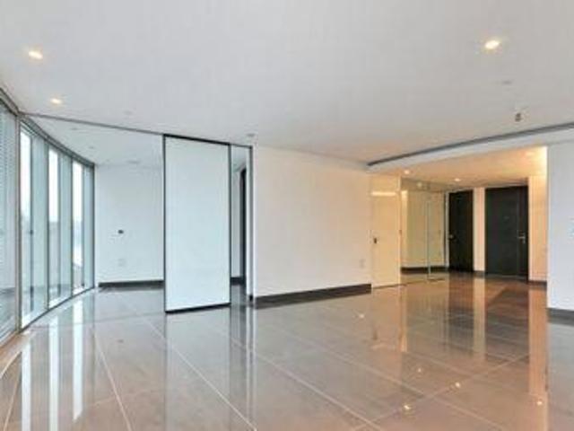 1 Bedrooms Flat for rent in The Tower, 1 St George Wharf, Vauxhall SW8