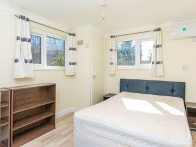 1 Bedrooms Flat for rent in The Vale, Acton W3