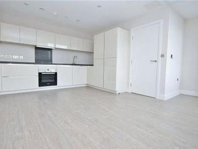 1 Bedrooms Flat for rent in The View, Staines Road West, Sunbury On Thames, Surrey TW16