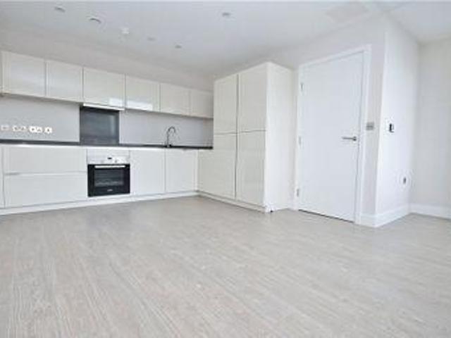 1 Bedrooms Flat for rent in The View, Staines Road West, Sunbury On Thames, Surrey TW16