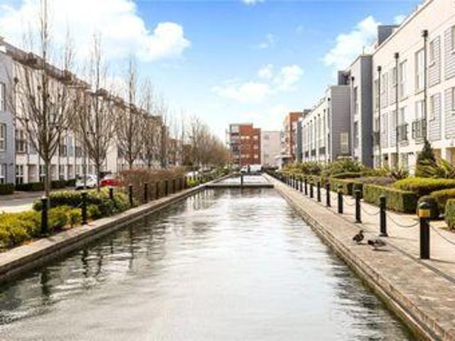 1 Bedrooms Flat for rent in Thornton Side, Redhill RH1