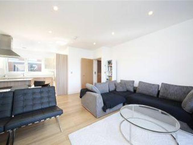 1 Bedrooms Flat for rent in Thorparch Road, Battersea, London SW8