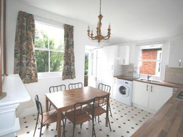 1 Bedrooms Flat for rent in Trentham St, Southfields SW18