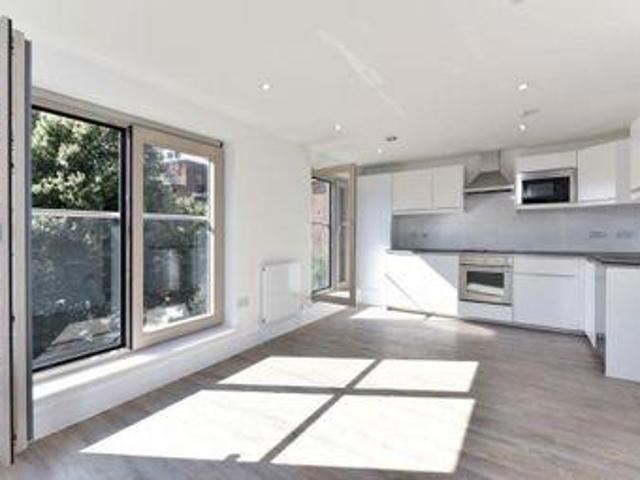 1 Bedrooms Flat for rent in Triangle Place, London SW4