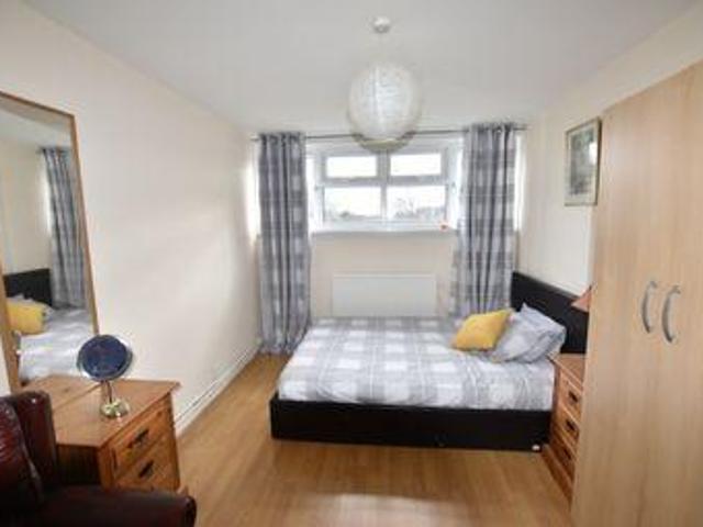 1 Bedrooms Flat for rent in Trinity Way, East Acton W3