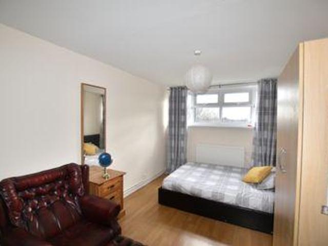 1 Bedrooms Flat for rent in Trinity Way, East Acton W3