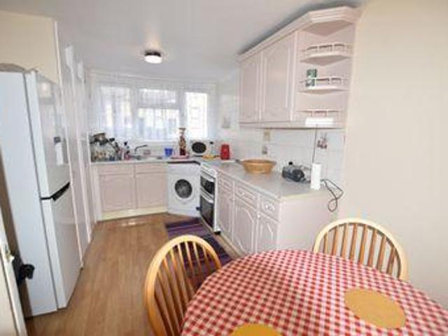 1 Bedrooms Flat for rent in Trinity Way, East Acton W3