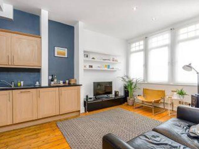 1 Bedrooms Flat for rent in Trinity Road, Wandsworth Common SW17
