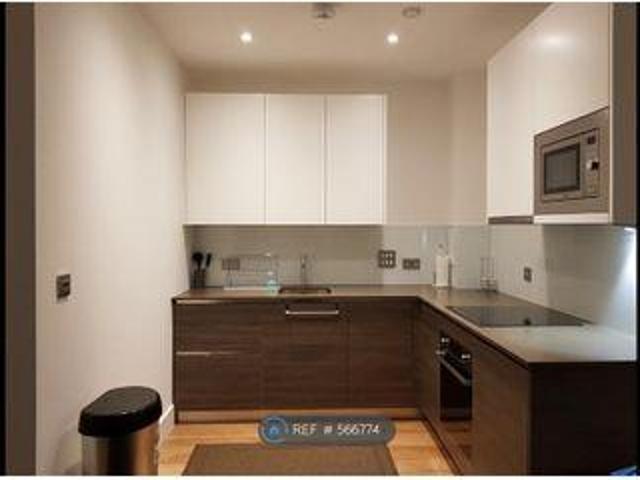 1 Bedrooms Flat for rent in Trinity Square, Hounslow TW3
