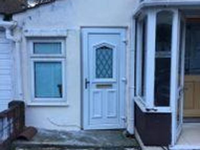 1 Bedrooms Flat for rent in Tylehurst Gardens, Ilford IG1
